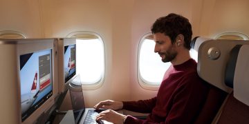 Book tickets online now and fly into the world | SWISS