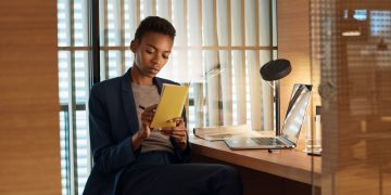 Book tickets online now and fly out into the world | SWISS